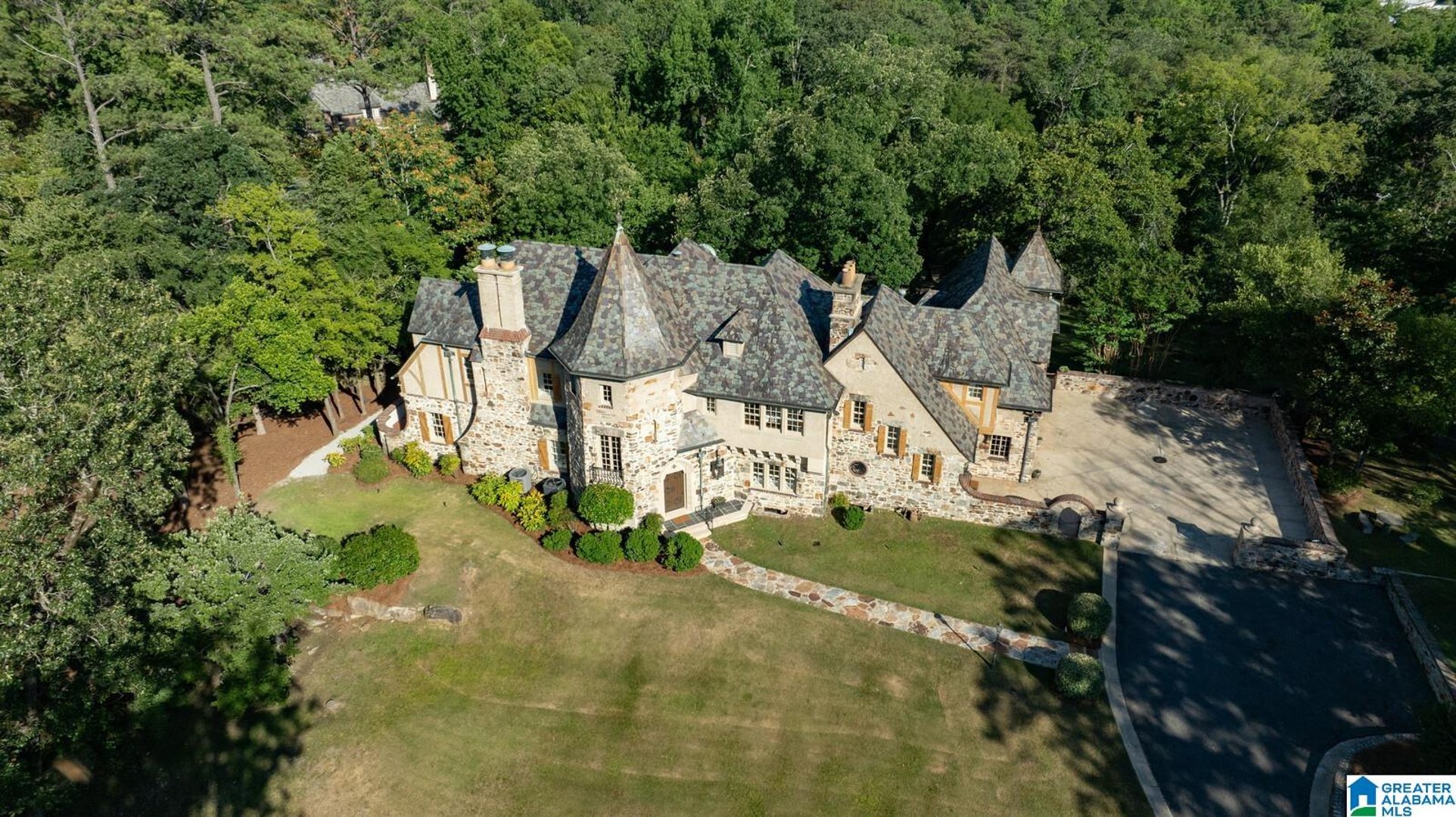 2919 FAIRWAY DRIVE | Ray & Poynor