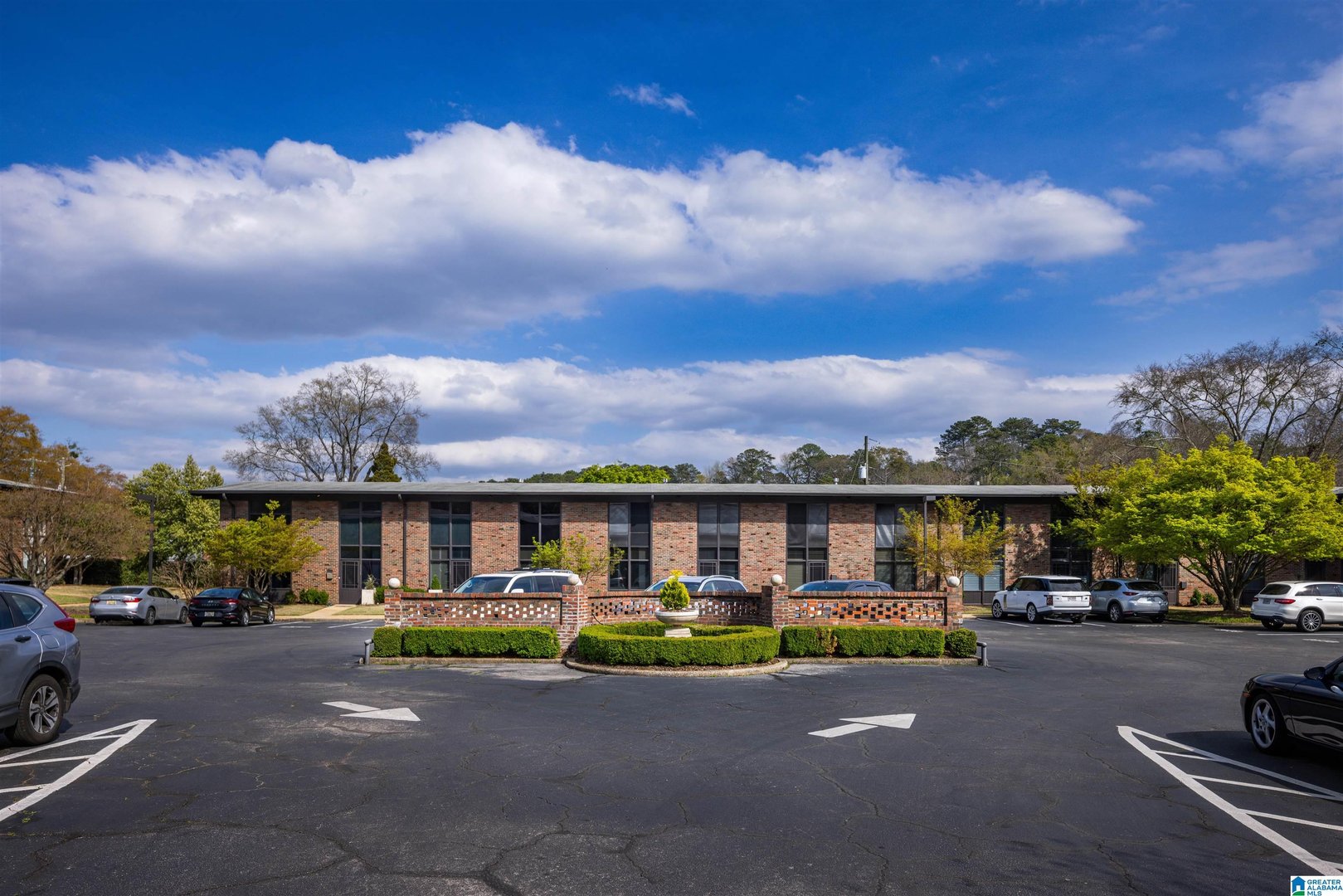 2540 MOUNTAIN BROOK CIRCLE #2540 | Ray & Poynor